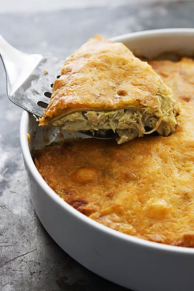5 Ingredient Chicken Verde Tortilla Pie - Creme De La Crumb