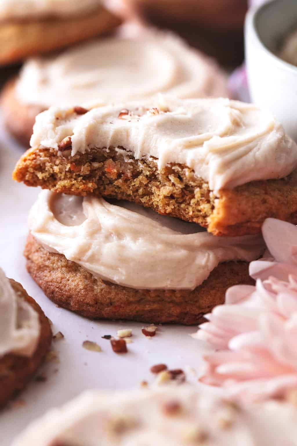 Carrot Cake Cookies - Creme De La Crumb
