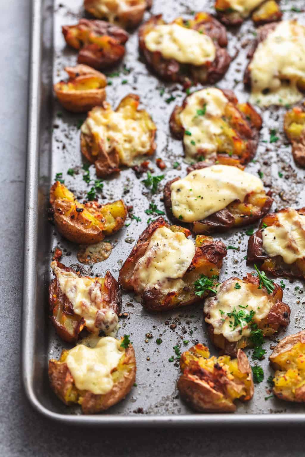 Crispy Oven Roasted Smashed Potatoes - Creme De La Crumb